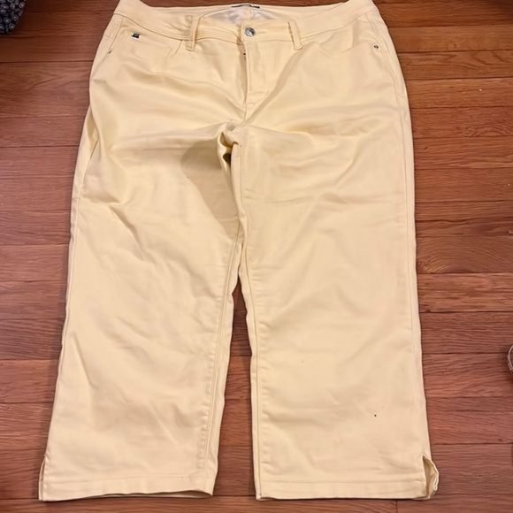 Jeans | Curve Appeal Yellow Capri Size 16 | Poshmark